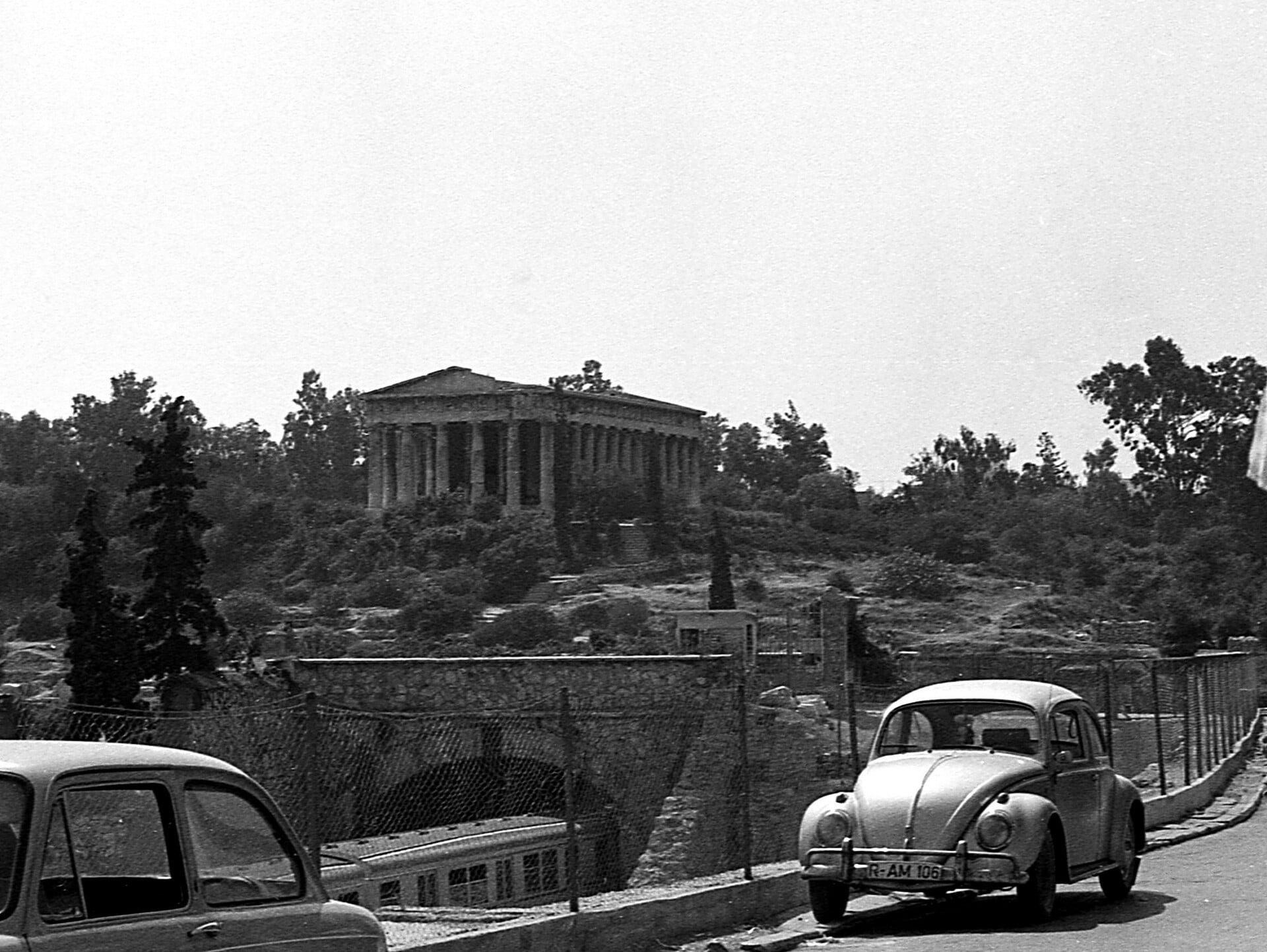 Αμερικανοί τουρίστες στην Αθήνα του '70 | LiFO